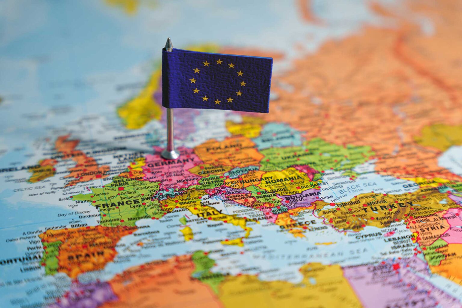 Residence permit in the EU: how to get a European residence permit in 2025