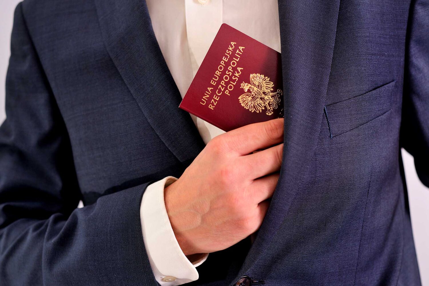 How to get Polish citizenship for foreigners: detailed guide 2026